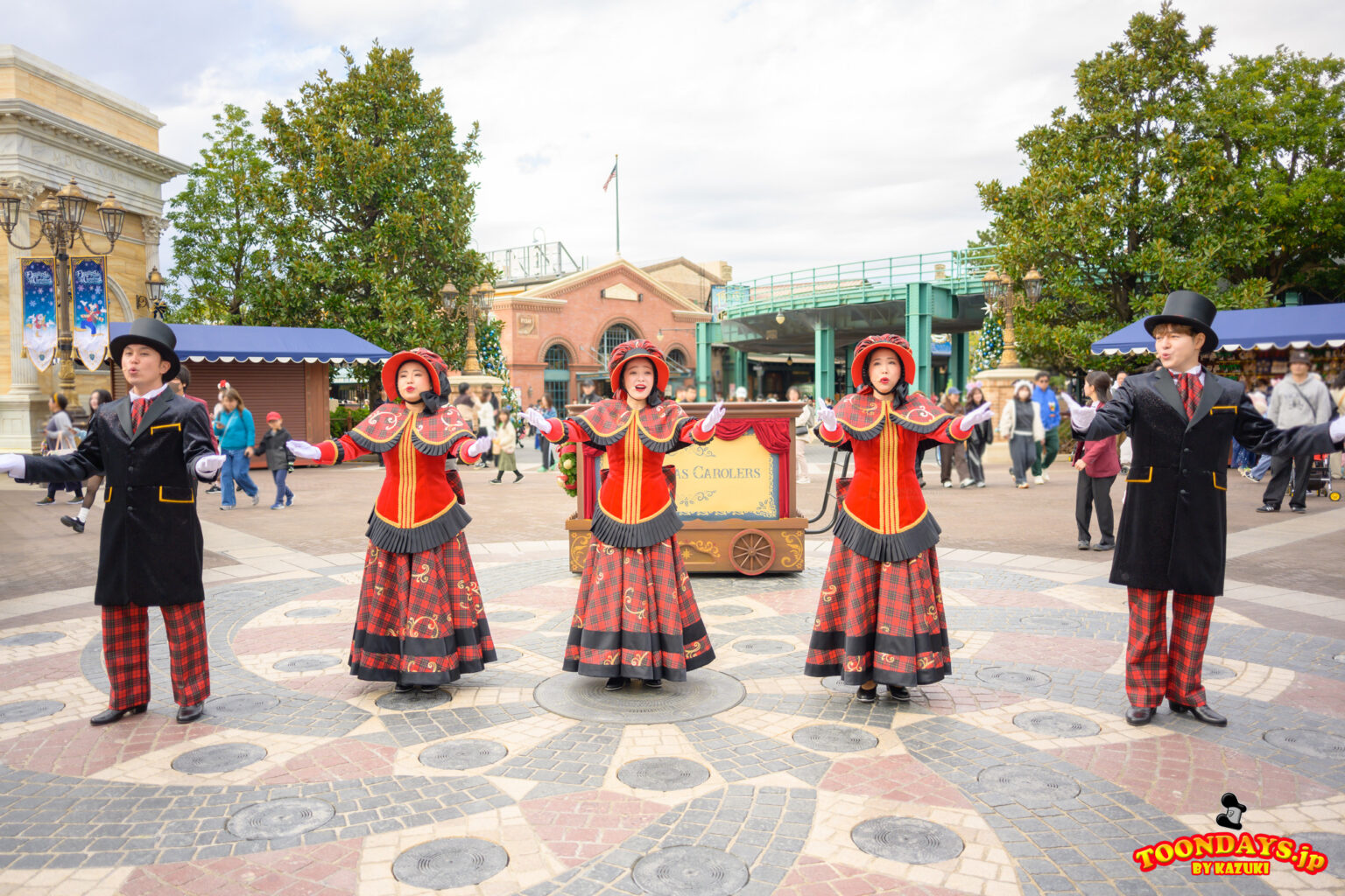 【総まとめ】ロマンチックなNYのクリスマス！東京ディズニーシー『ディズニー・クリスマス2024』 |ディズニーブログ【TOONDAYS】